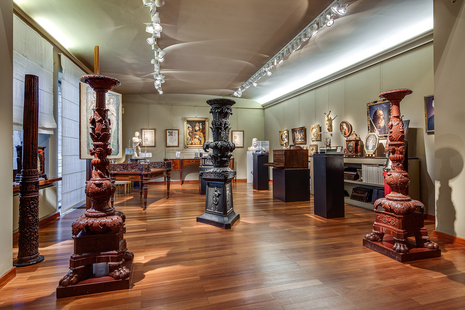 Gallery – Antichità | Alberto Di Castro